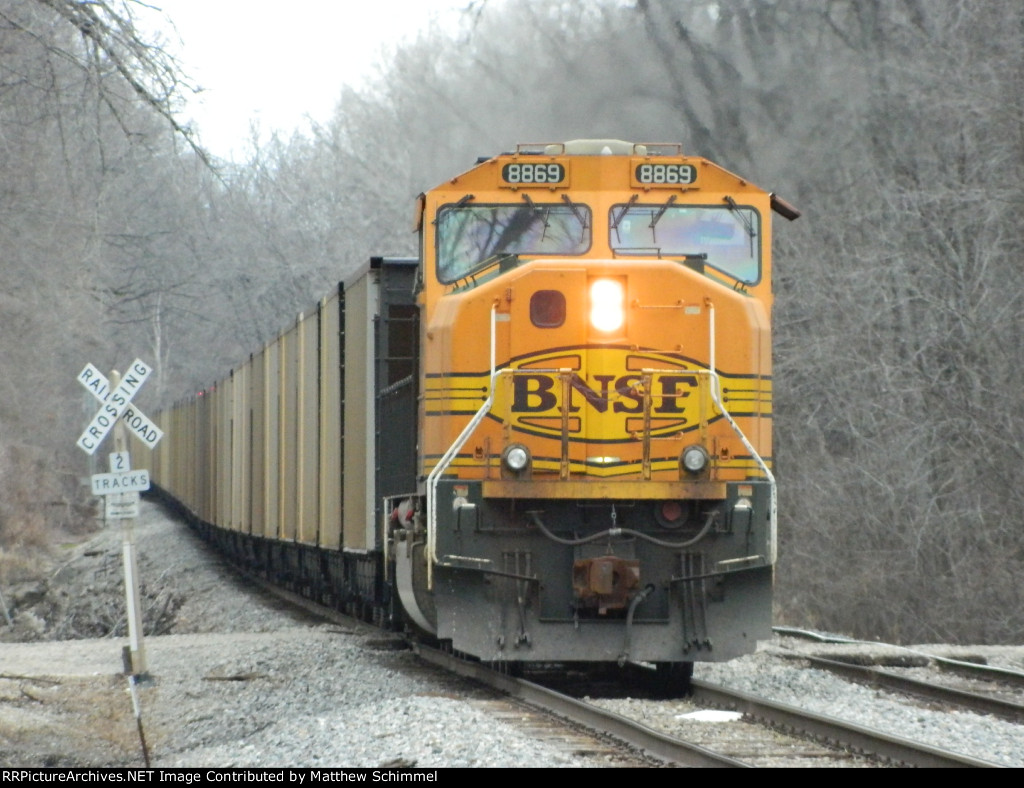 BNSF 8869